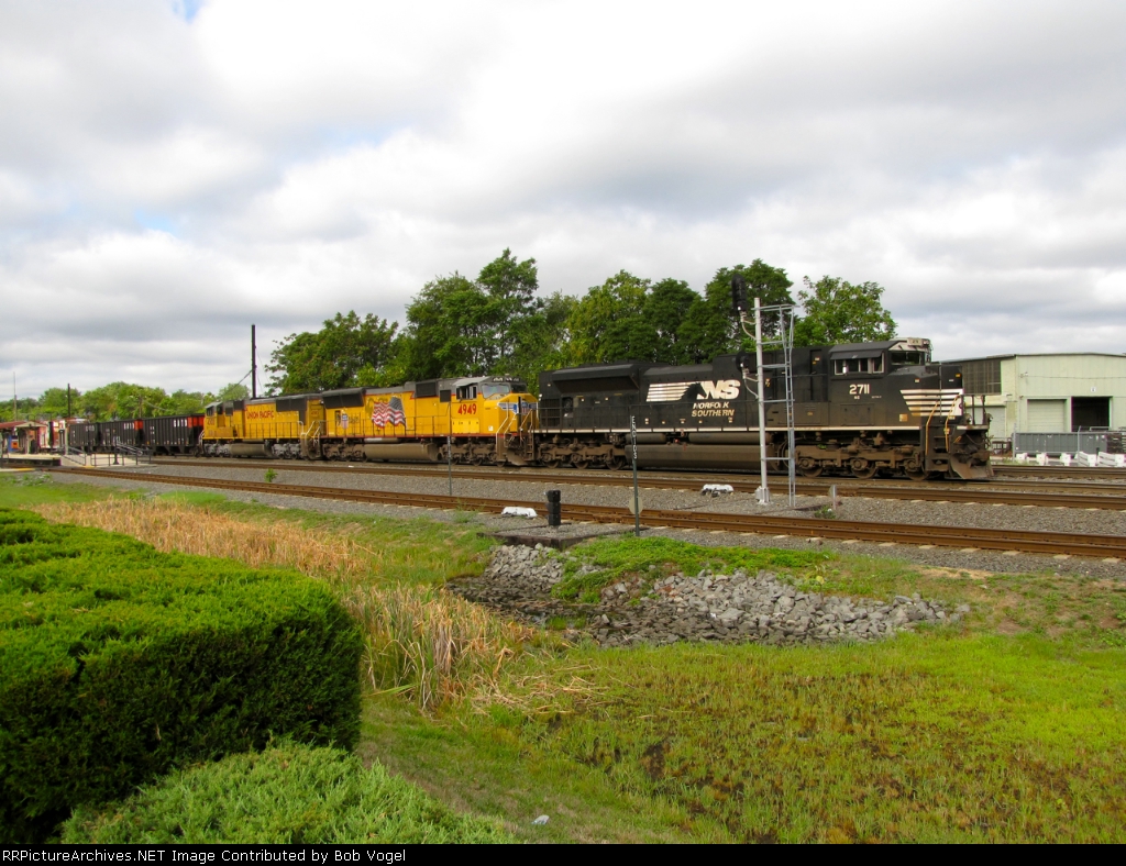 NS 2711; UP 4949 and 4302